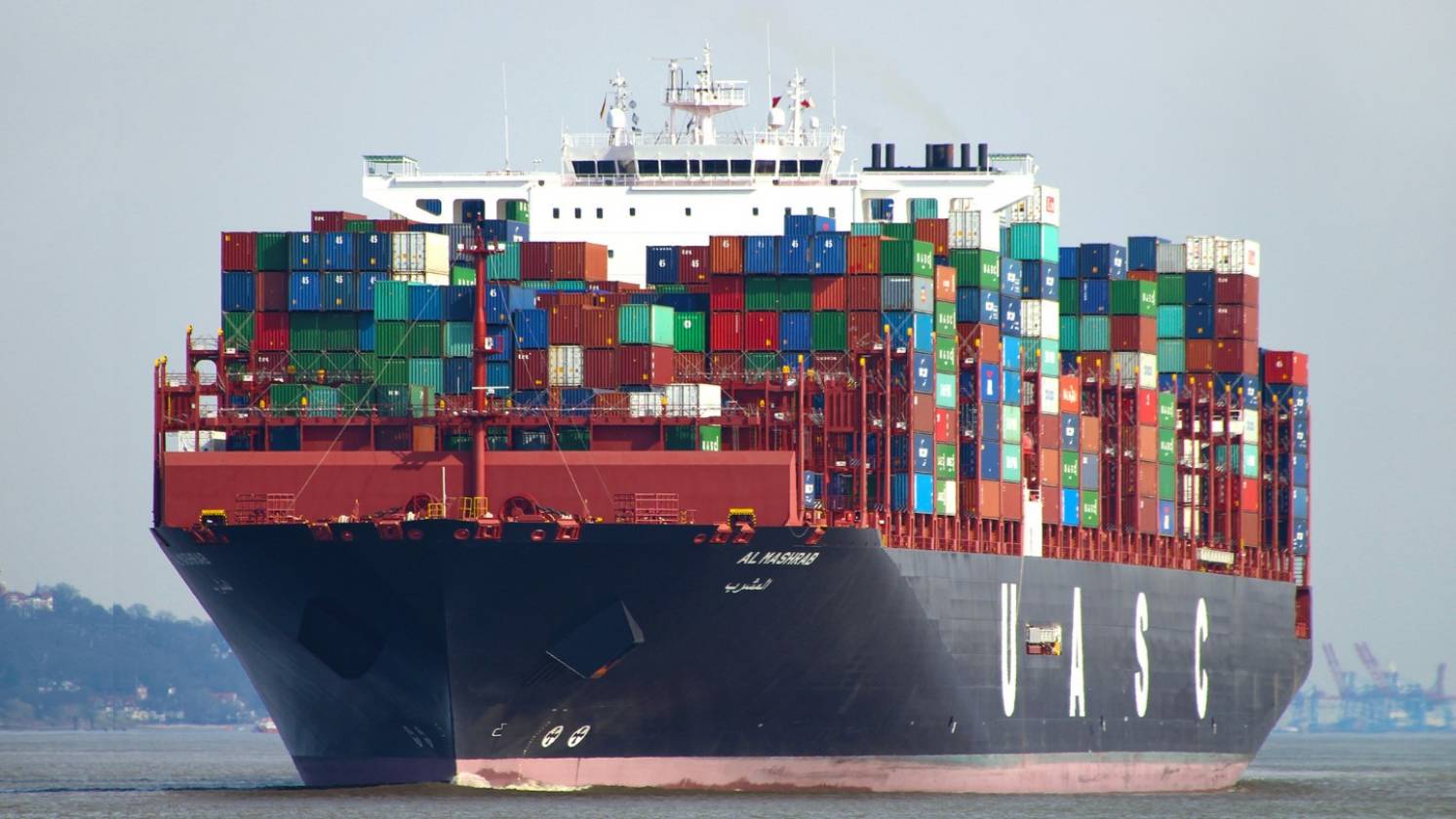 Picture of the Month: 14,500 TEU Vessel Al Mashrab - Hapag-Lloyd