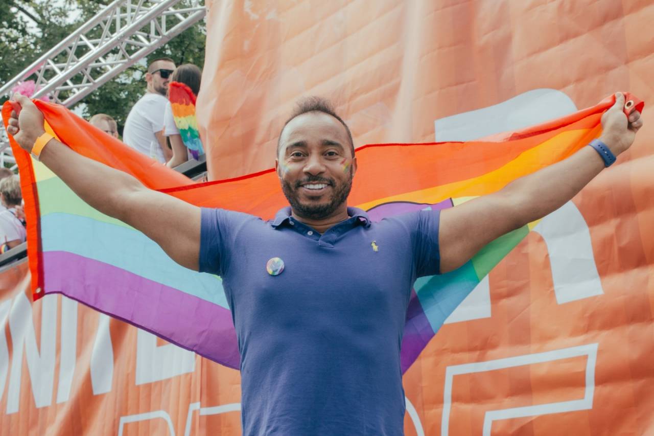 Unite for Pride: Hapag-Lloyd feiert Vielfalt auf der Christopher Street Day Parade in Hamburg ...