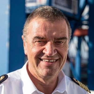 Captain Jan Rüsch: “I love the sailor’s life!” - Hapag-Lloyd