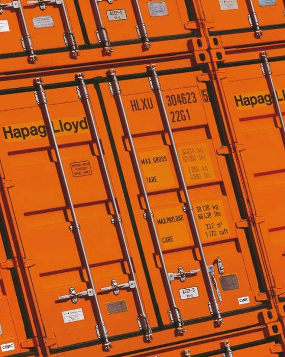 Hapag-Lloyd orders 150,000 TEU of standard and reefer containers for ...